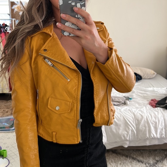 Jackets & Coats | Zara Cropped Yellow Motorcycle Cropped Leather Jacket ...